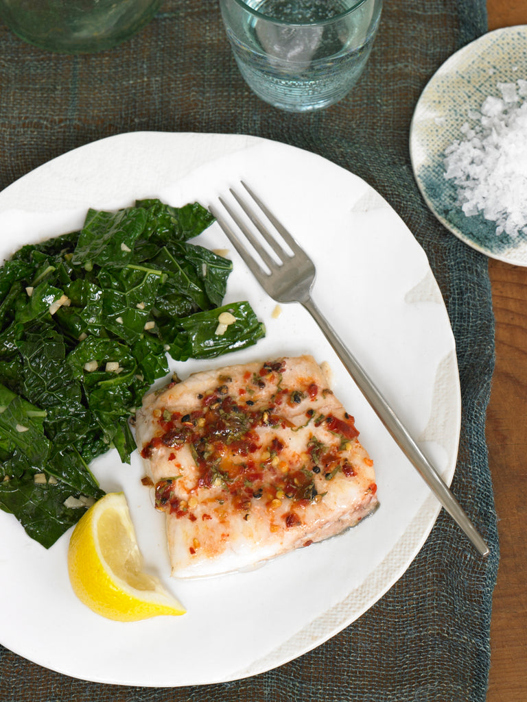 Spicy Red Pepper Fish with Lemon Garlic Kale – Haylie Pomroy